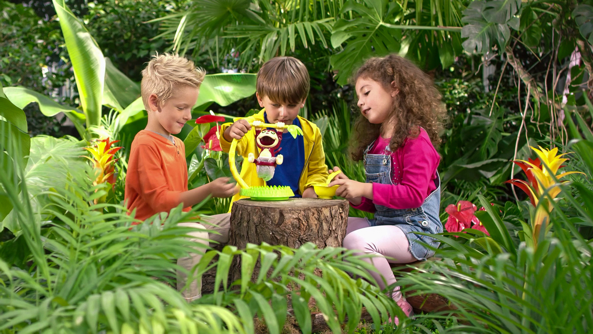 Munchin Monkey - Winter Video